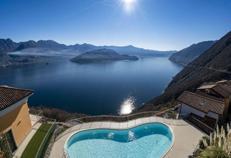 Parzanica trilocale con piscina – GCase
